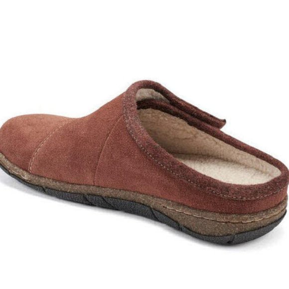 Earth Origins | Shoes | Earth Origins Ezra Mule Clog Acorn Suede Burnt ...